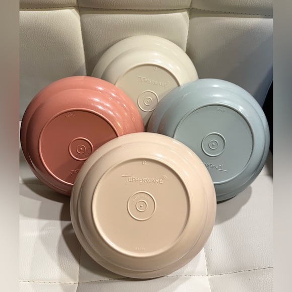 Tupperware | Kitchen | Vintage Neutral Colored Tupperware Cereal Bowls ...